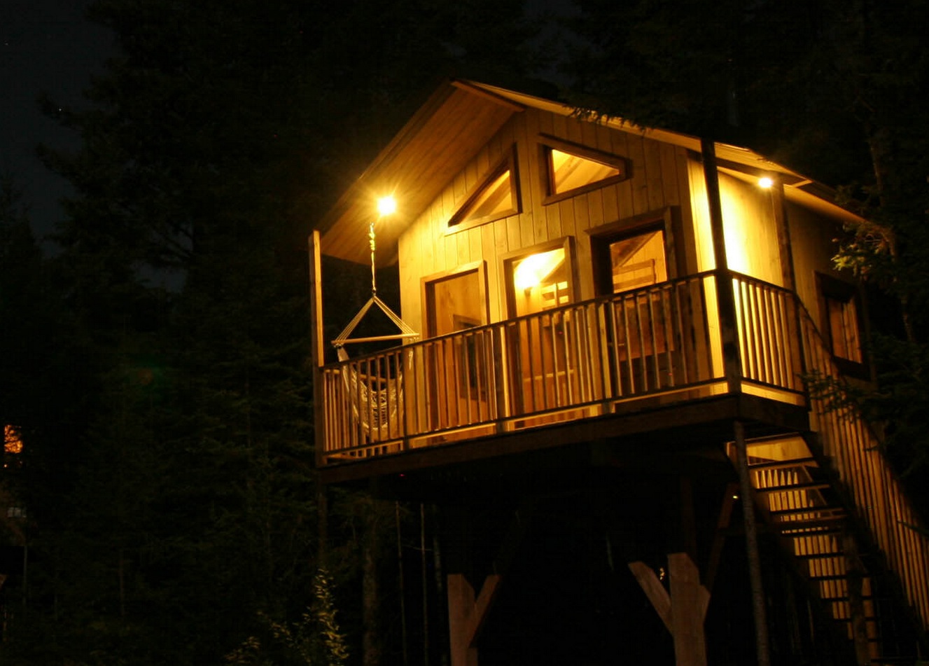 Dormir dans une cabane dans la forêt - Kabania offre un camping ...